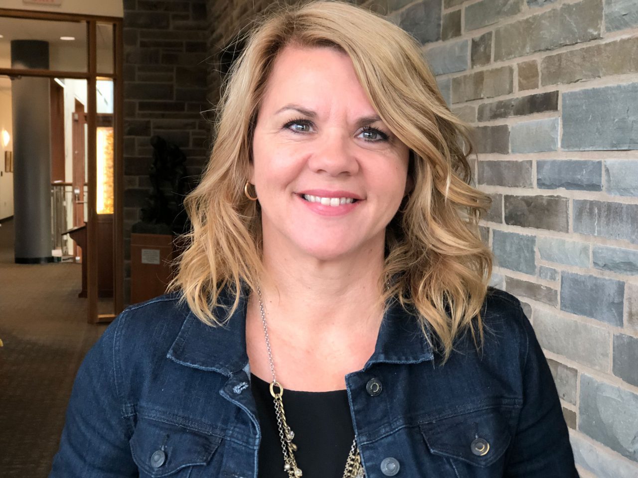 Kristen McKnight | Birds, Cornell Lab of Ornithology